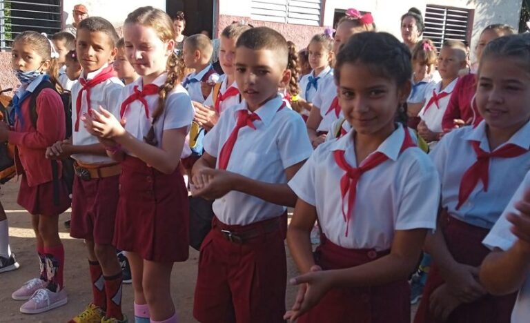 Cuba alista condiciones para curso escolar 2025-2026 - TV Yumurí