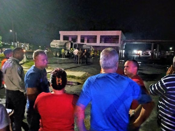 Reportan explosión de un camión cisterna en Pinar del Río