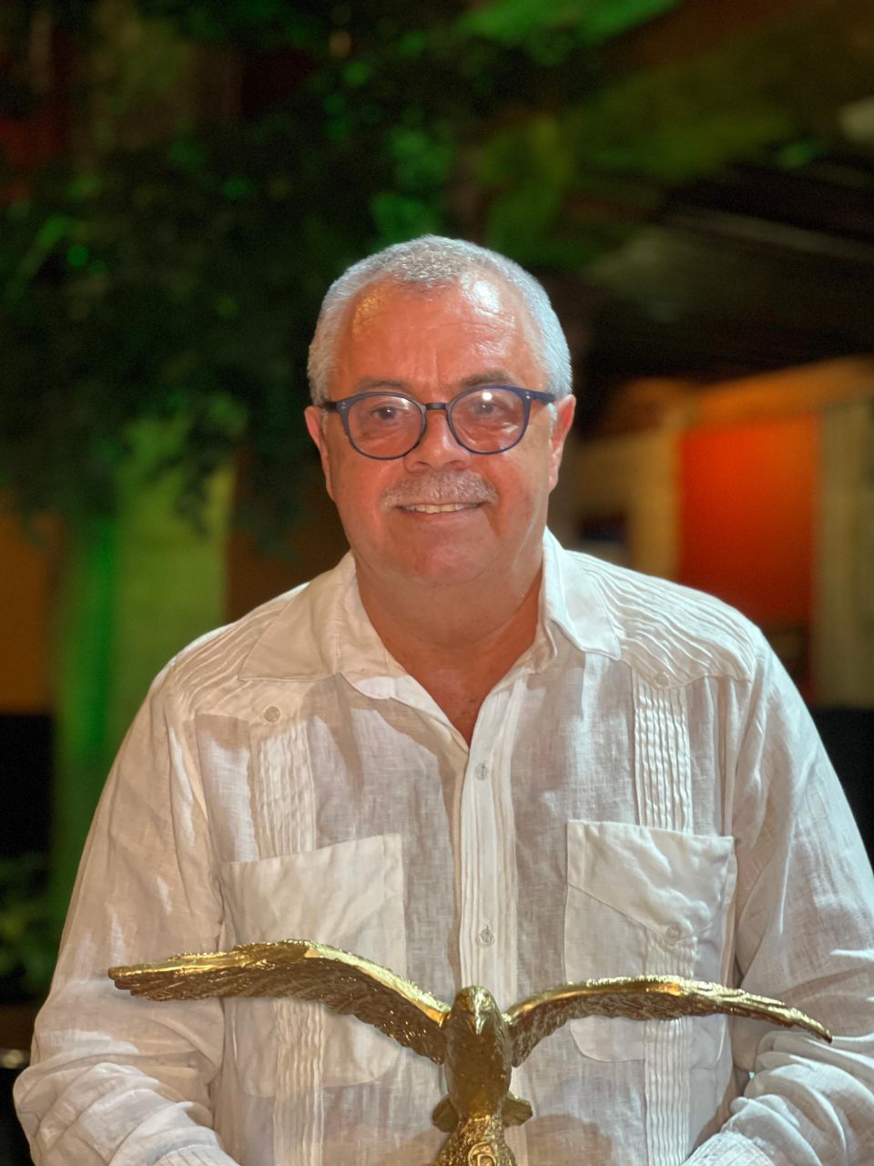 Entregan Premio Internacional Gaviota a Tin Cremata - TV Yumurí
